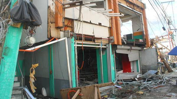Philippines earthquake leaves at least 32 dead as travel disruption and ...
